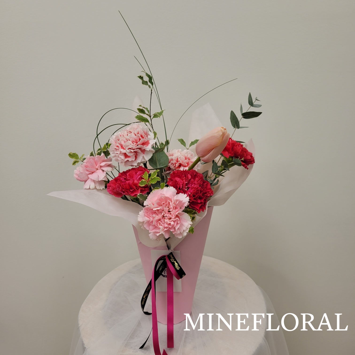 standing mom – Mine Floral